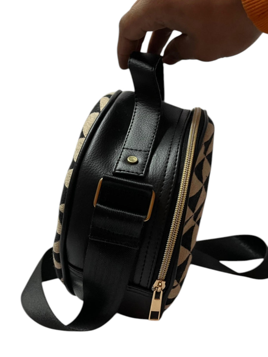 Round sling bag ( Triangle design) – ONEarth